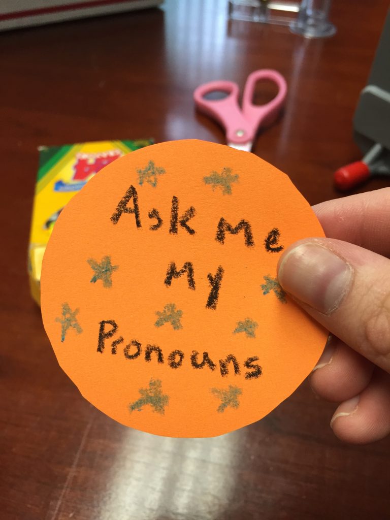 Queer It Yourself: Pronoun Buttons!